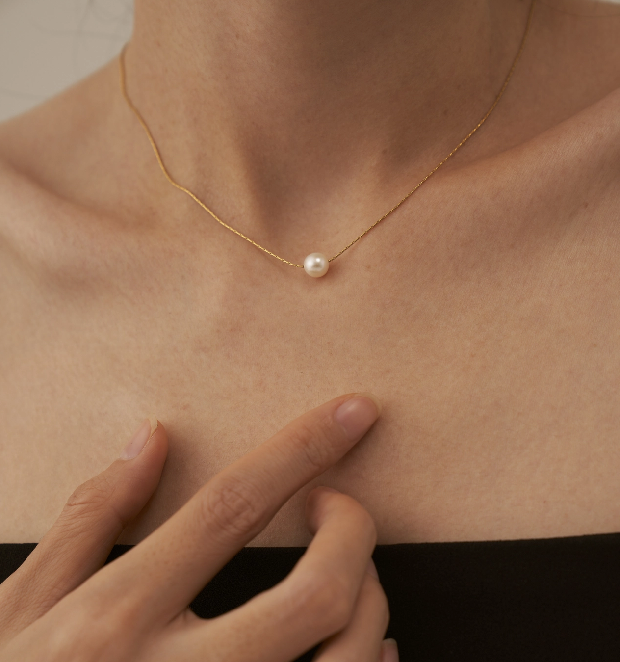 Sophia Floating Pearl Pendant Necklace Gold
